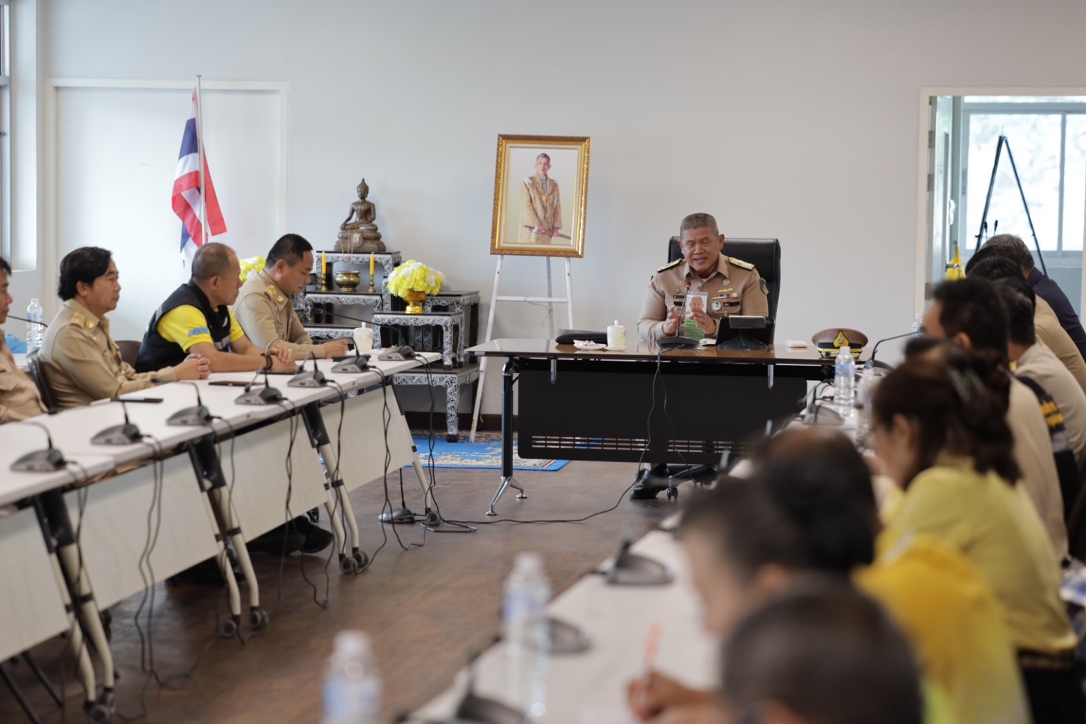 นายทหารราชองครักษ์ ลงพื้นที่เชียงราย ร่วมหาแนวทางบรรเทาผลกระทบจากสารปน ...